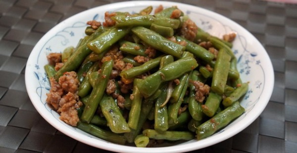 Chinese Recipe : Stir-fried String Bean with Minced Meat (中菜食譜：四季豆炒肉碎)