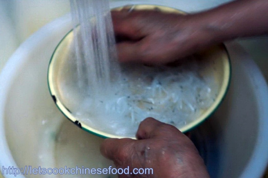Chinese Recipe : Pan-fried Chinese Noodlefish with Egg (中菜食譜：白飯魚煎蛋／銀魚煎蛋