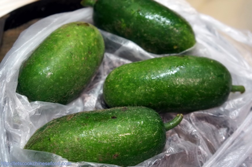 Chinese Recipe: Stewed Fuzzy Melon with Asparagus Bean ( 中菜食譜：節瓜煮粉絲蝦米 ) | .